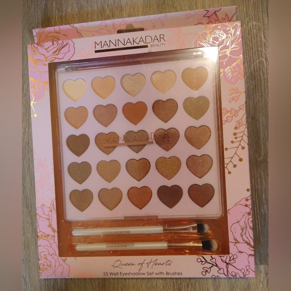 Manna Kadar | Makeup | Mannakadar Queen Of Hearts 25 Well Shadow ...